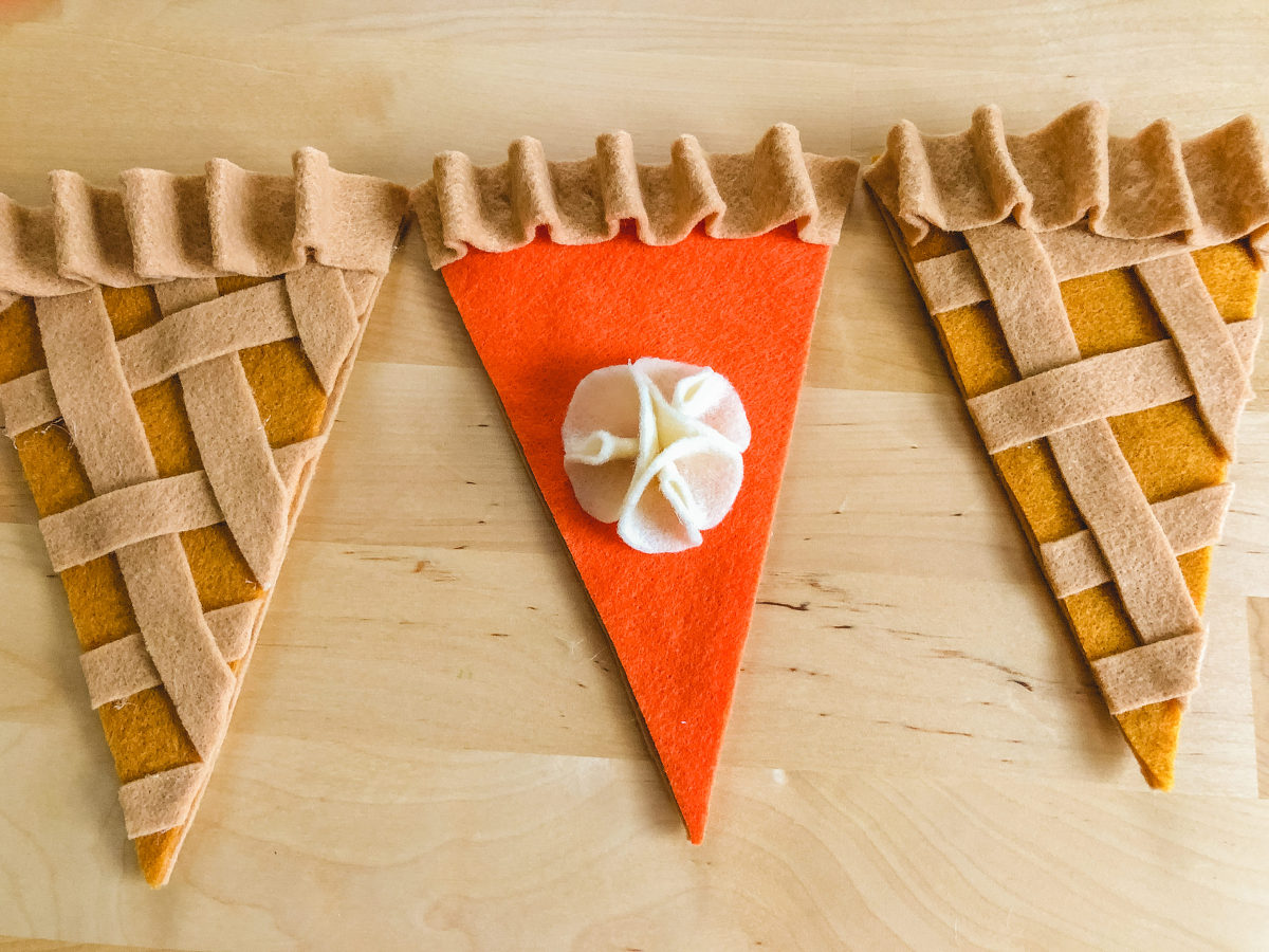How To Make A Felt Pie Slice Garland For Thanksgiving - Live Lovely ...