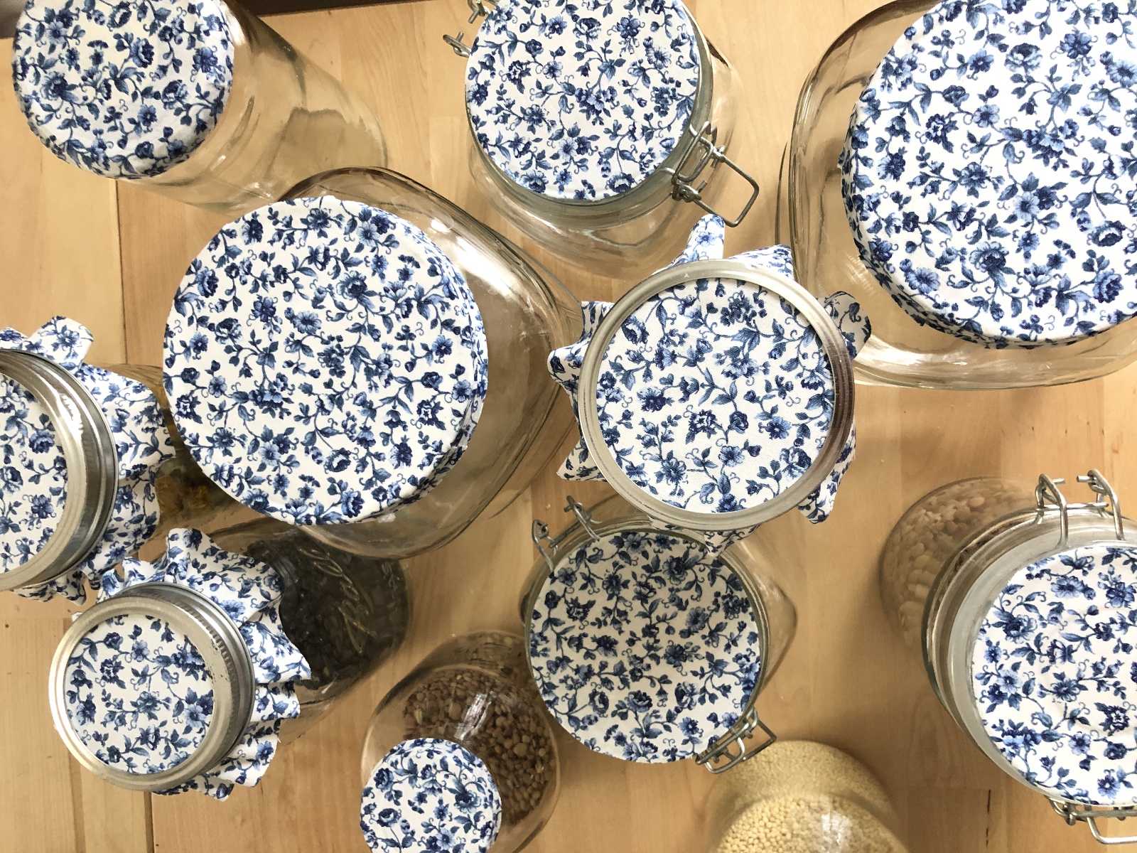 How To Decorate Jar Lids With Scrap Fabric - Live Lovely Photography